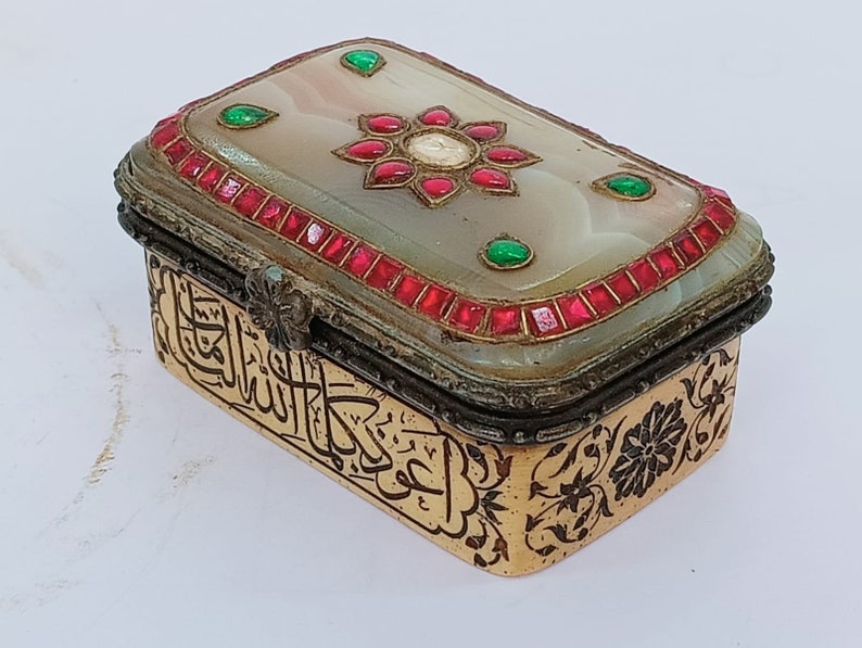 Museum Quality Mughal Handmade Islamic Stone Box Studded With Precious ...