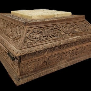 Rare Islamic Mughal Handmade Wooden Box Inscribed With Quran Verses ...