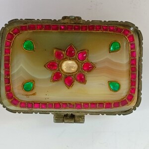Museum Quality Mughal Handmade Islamic Stone Box Studded With Precious ...
