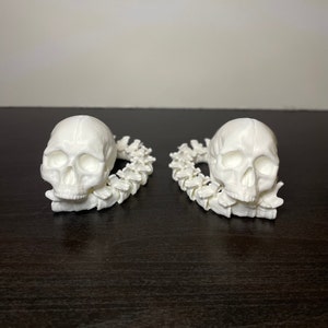 Articulated Skull and Spine Fidget Toy, Halloween Desk Decor - Etsy