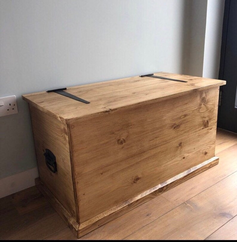Large Pine Trunk Storage Box Antique Style Solid Pine DELIVERY QUOTE ...