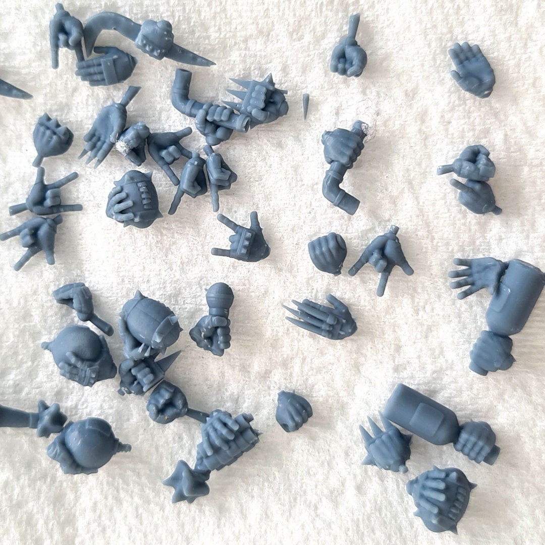 Do You Need a Hand? Fantasy Hands for 28mm-32mm Miniatures! Good for ...