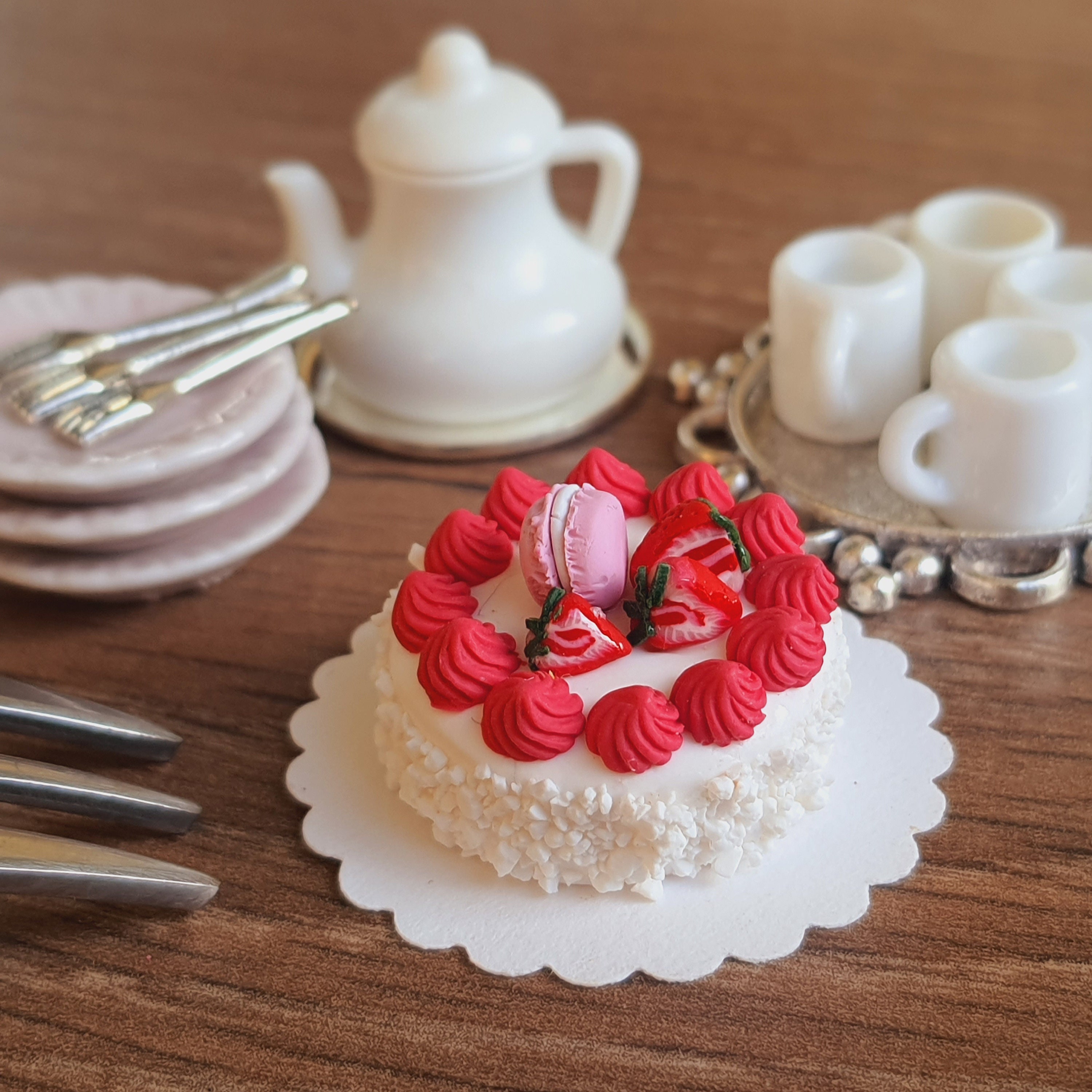 Dollhouse miniature cake 1:12 scale. Hand made dollhouse | Etsy