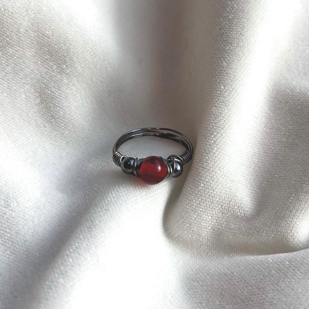 Red & Metallic Wire Wrapped Bead Ring- Size 8 Titanium Color Wire - Etsy