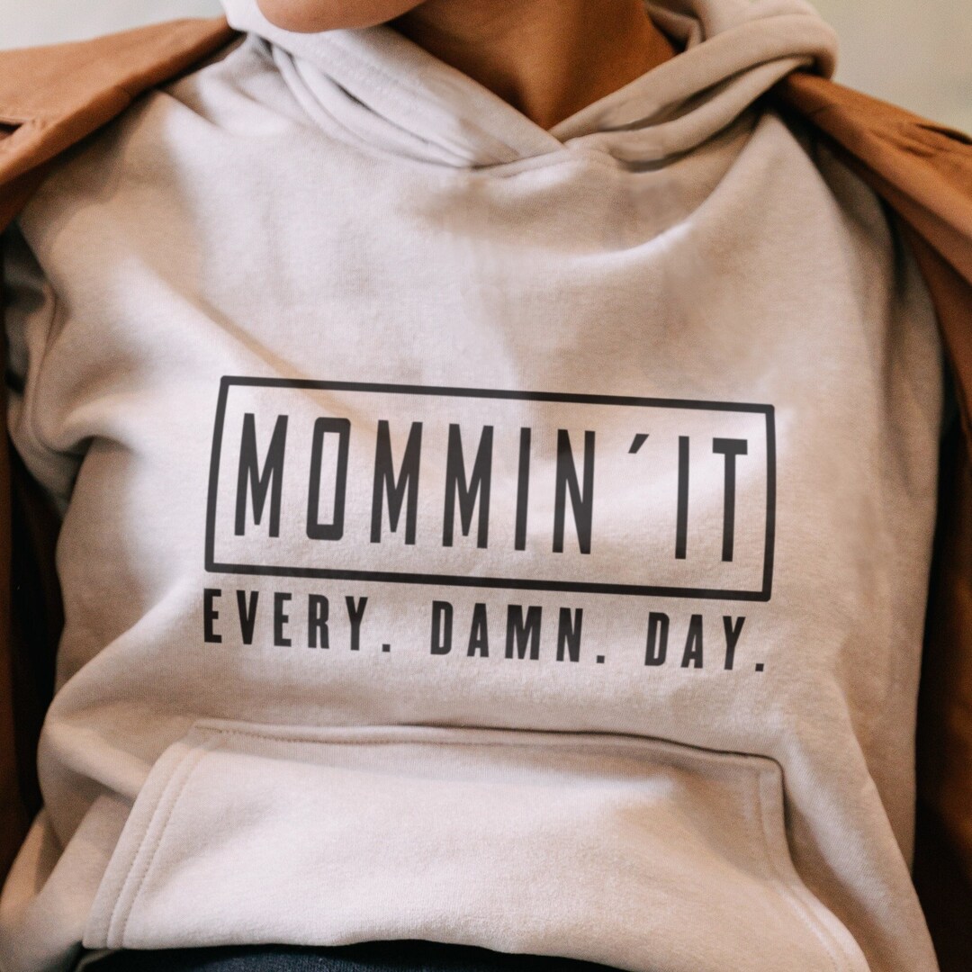 Mommin' It SVG PNG - Etsy
