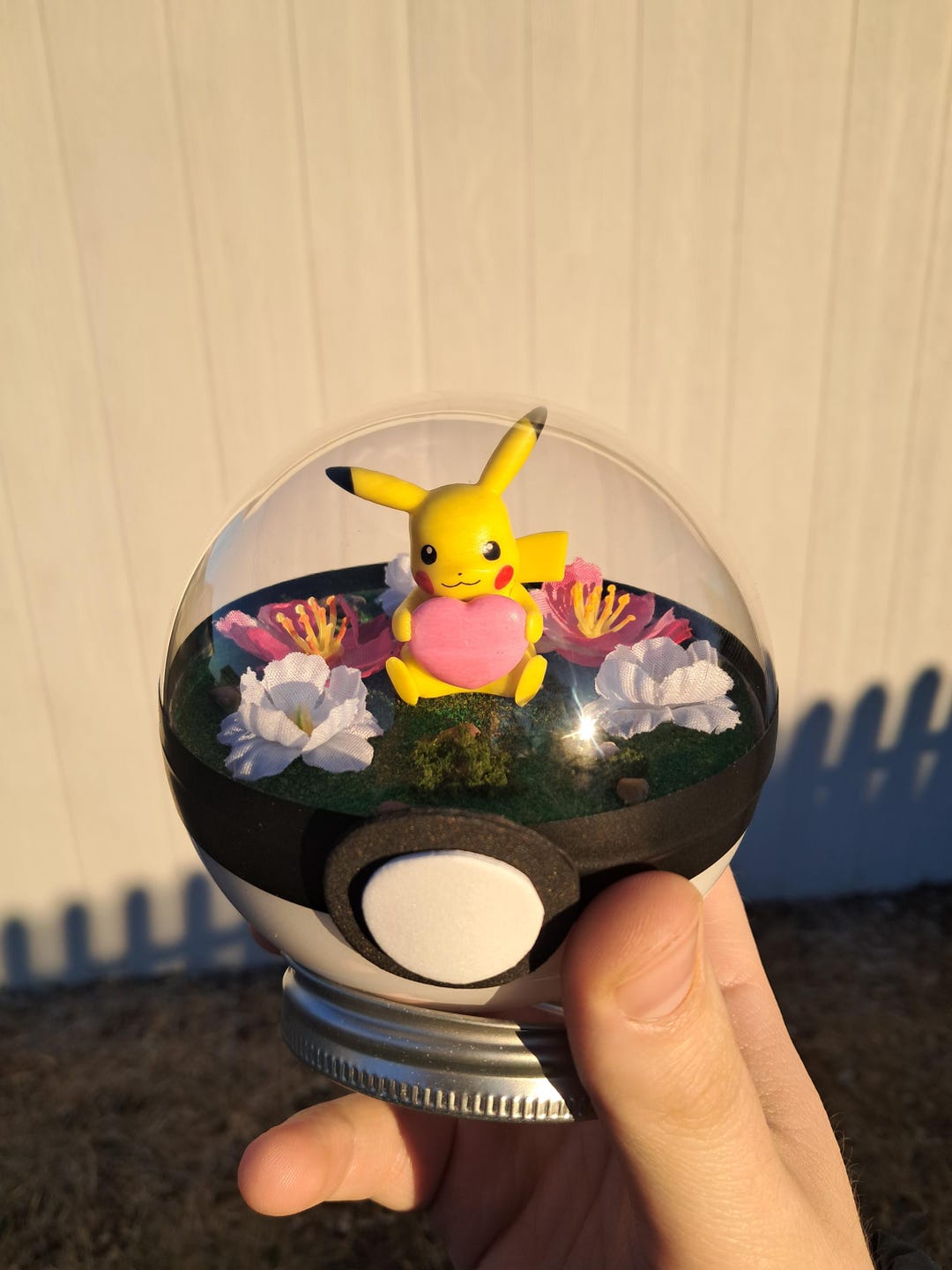 Pikachu Valentine Small Pokemon Pokeball Terrarium Paradise Ball Shelf ...