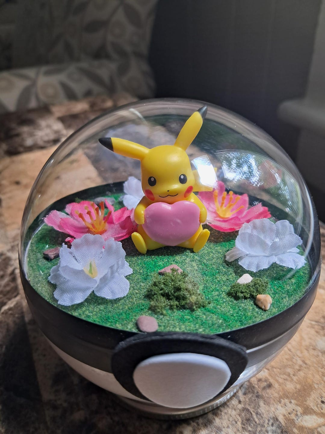 Pikachu Small Heart Pokemon Pokeball Terrarium Paradise Ball Shelf Desk ...