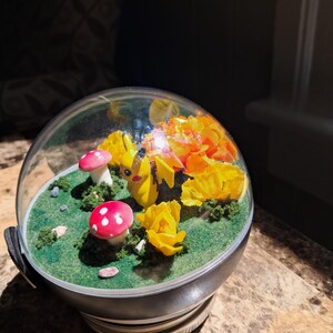 Pikachu Small Mushroom Pokemon Pokeball Terrarium Paradise Ball Shelf ...