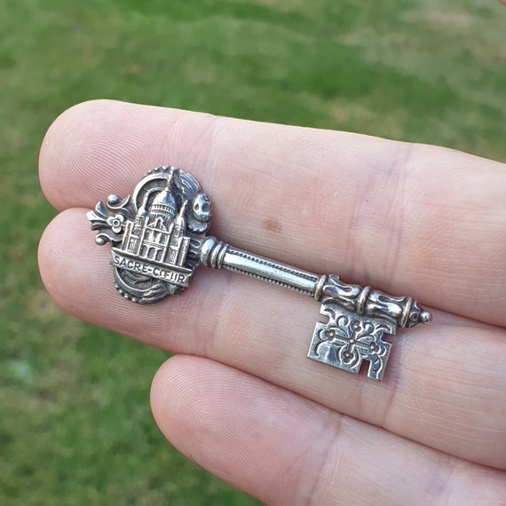 Antique Silver Plate SACRE COEUR Key Brooch Catholic … - Gem