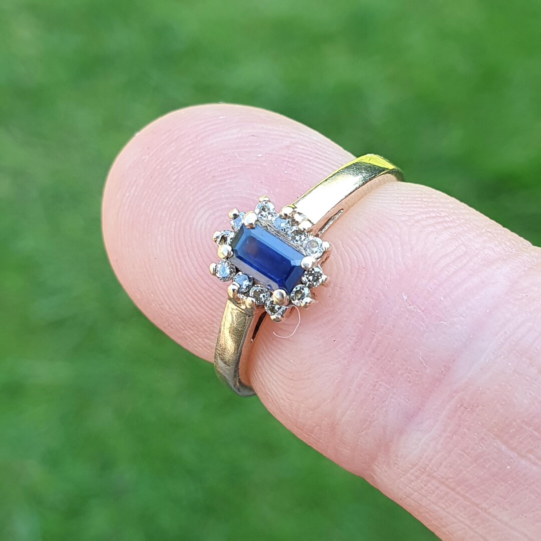 Vintage 9ct Gold Sapphire Diamond Ring Halo Style Cluster 2g Flower 375 ...
