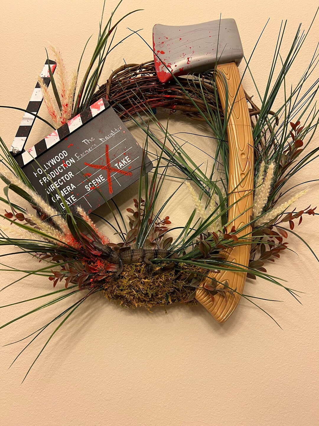 X and Pearl Horror Movie Wreath - Etsy