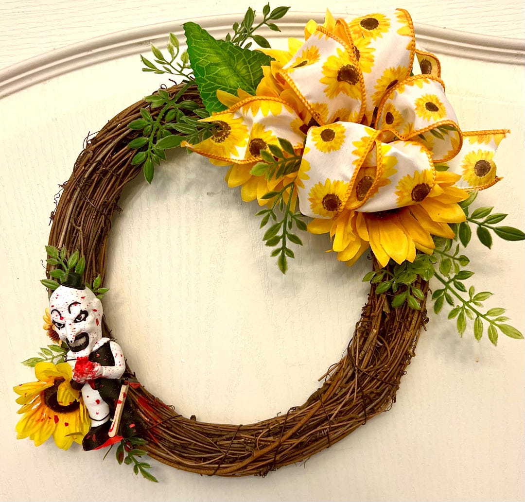 Sunflower Creepy Clown Wreath, Horror Movie - Etsy