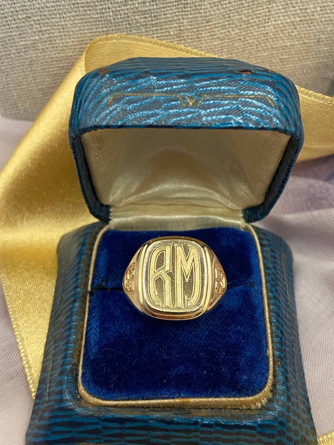 Vintage Signet Ring in 14k Yellow Gold / Size 8.75 / Initials RM - Etsy