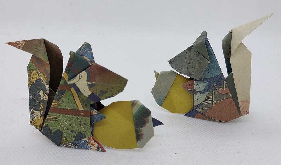 2 Squirrels With Acorn / Hokusai Print Pattern / Origami / Decoration ...
