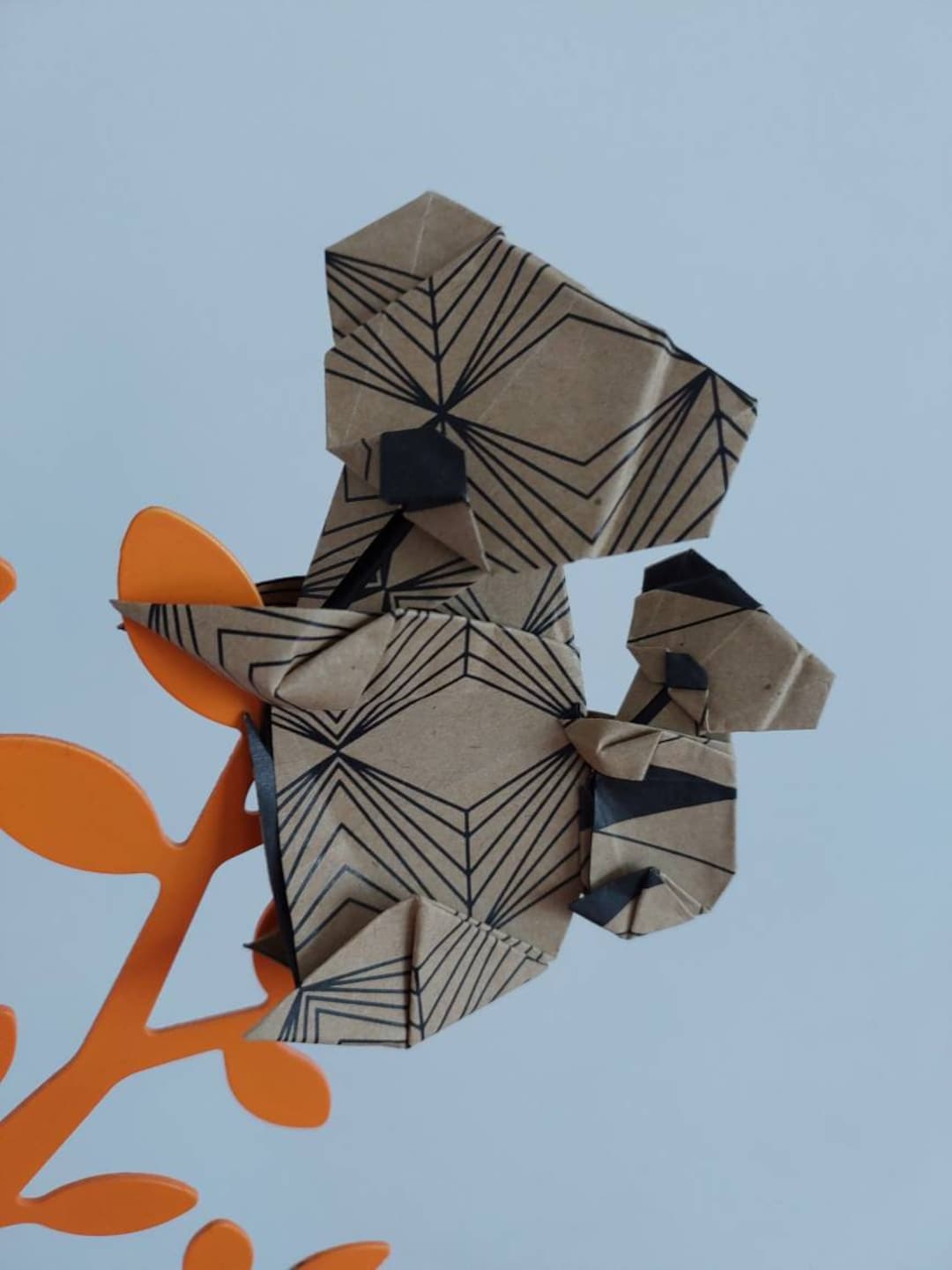 2 Koalas en origami (mère et bébé)/ motif krafty sable et noir ...