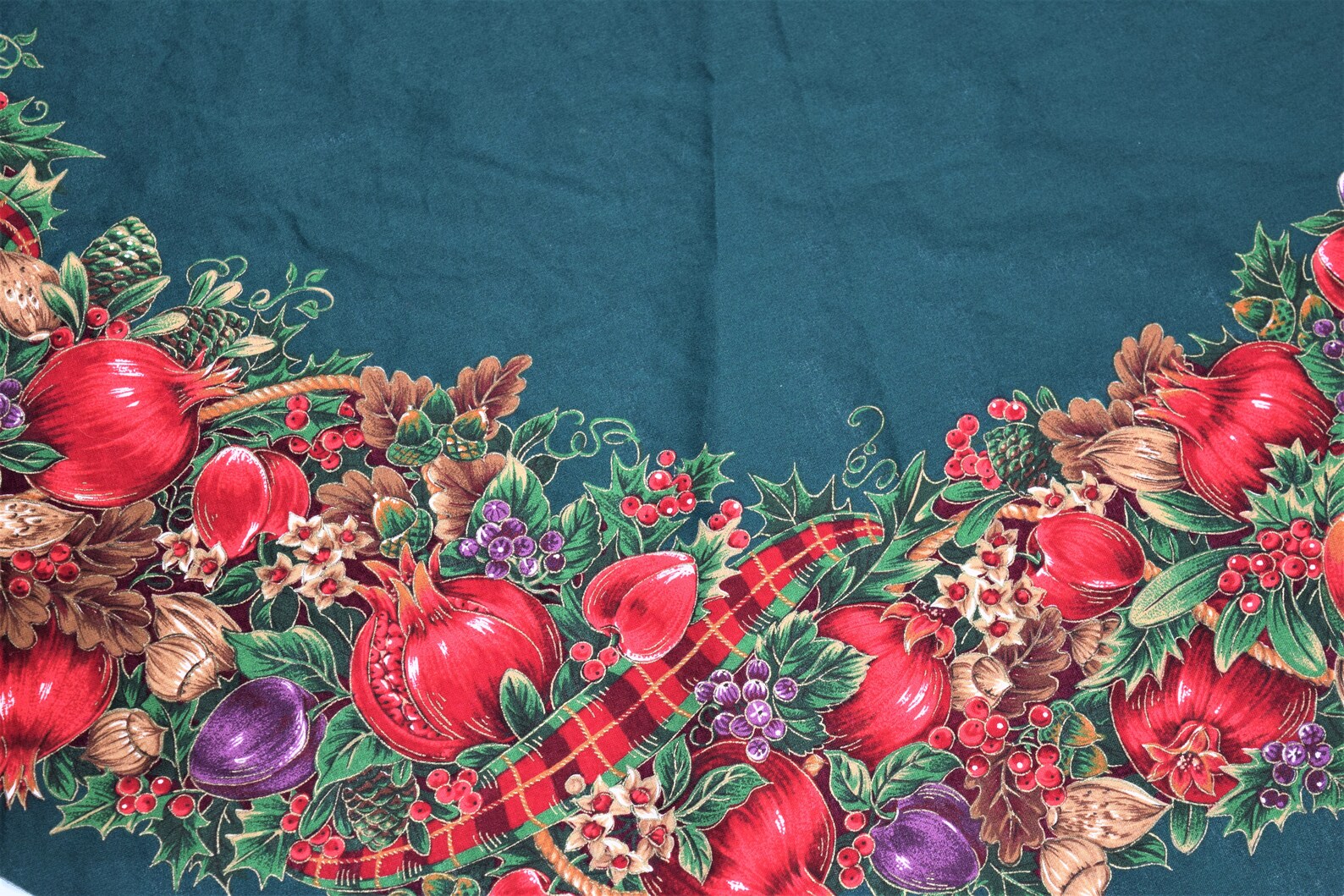 34" Round Christmas Table Topper-green With Fruit/ Pomegranates, Leaves ...