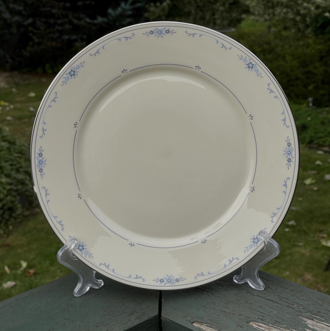 Lenox Carolina Dinner Plates- (6) Ivory- Blue Floral- Silver Gild- Fine ...