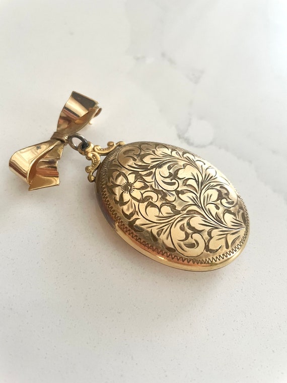1940s WWII Gold Filled Locket with Bow Pin, Chased Fl… - Gem