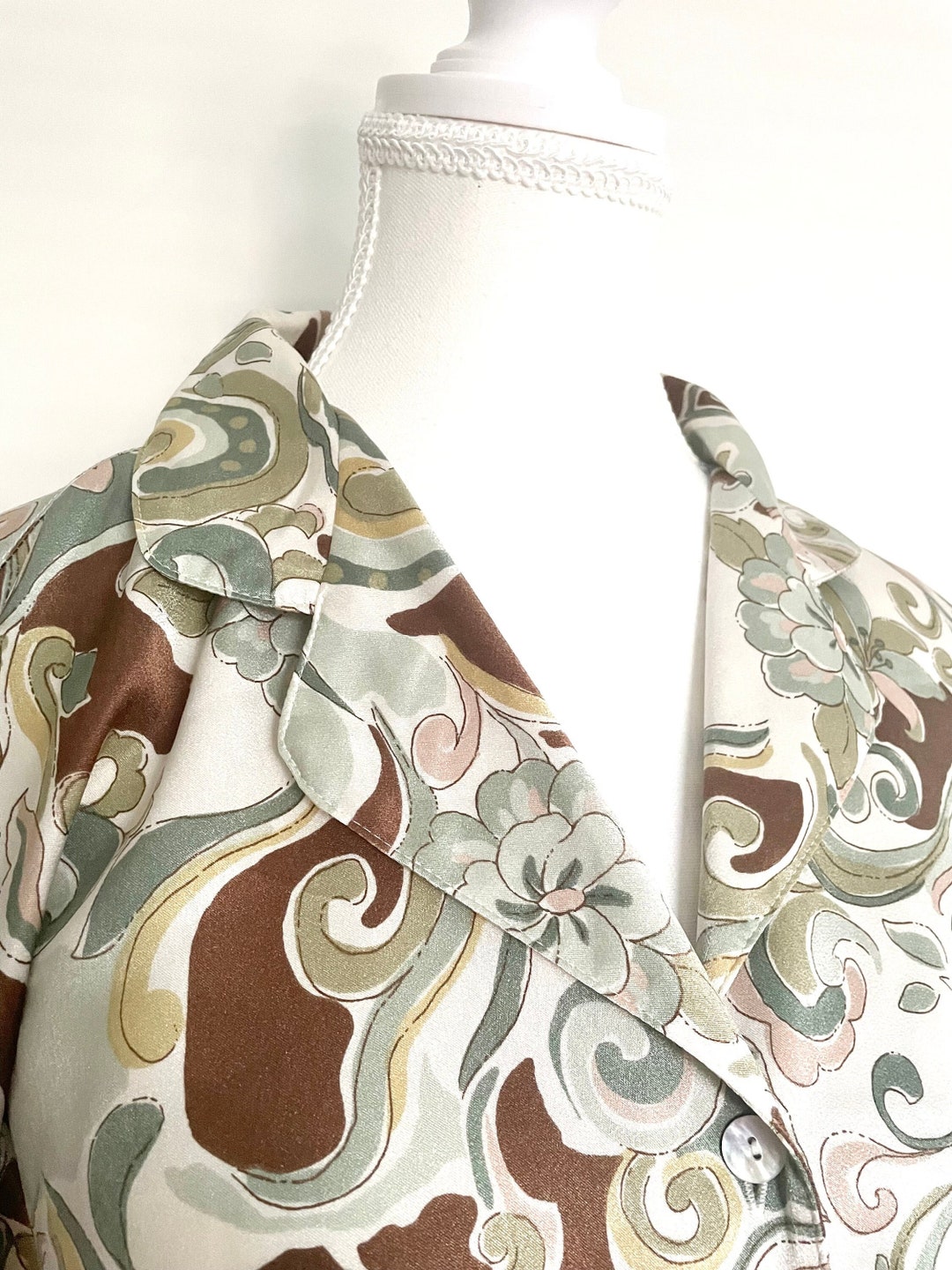 Groovy Silky Pastel Blouse With Pearlescent Buttons, 1970s Style Hippie ...