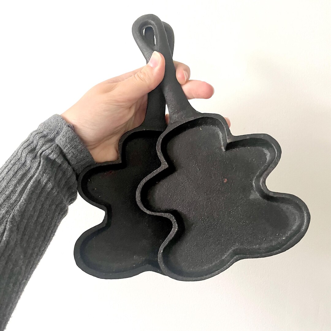 Cast Iron Gingerbread Man Cookie Skillets, Vintage Christmas Gift - Etsy