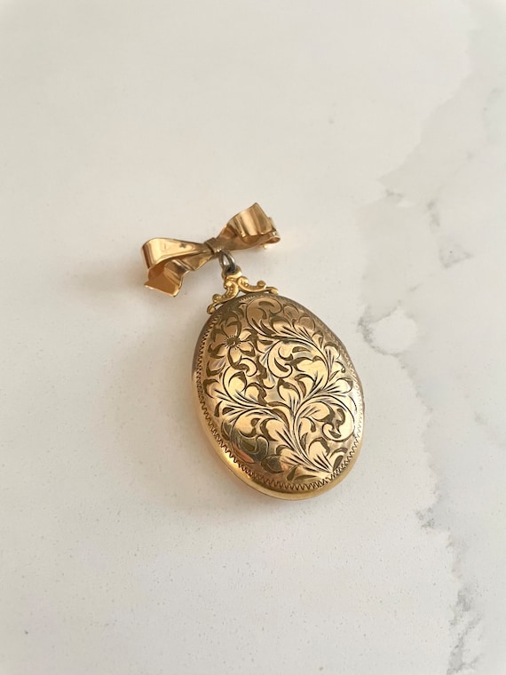 1940s WWII Gold Filled Locket with Bow Pin, Chased Fl… - Gem