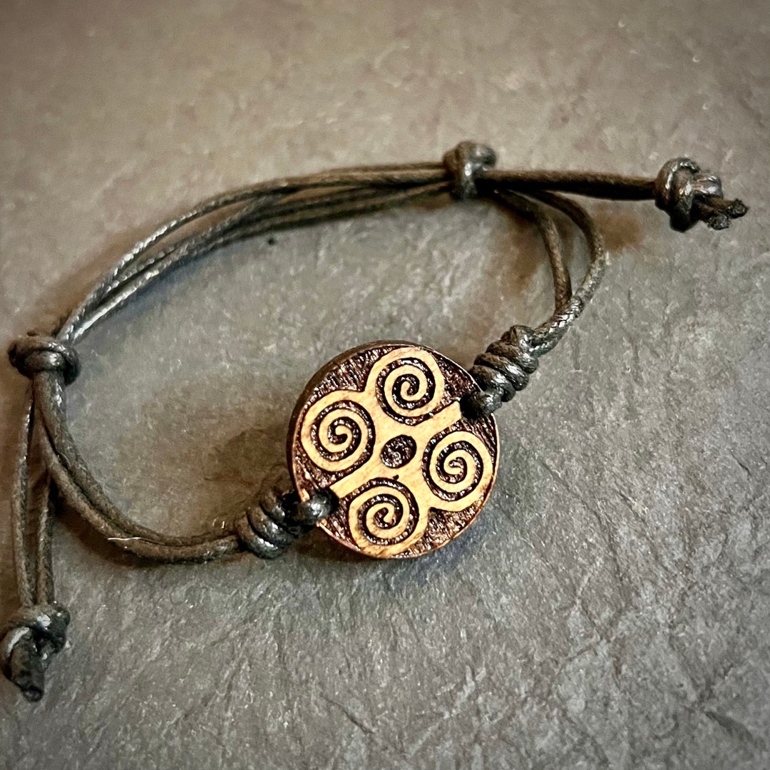 Cherokee Symbol for Strength All Wood Engraved 1 Inch Pendant ...