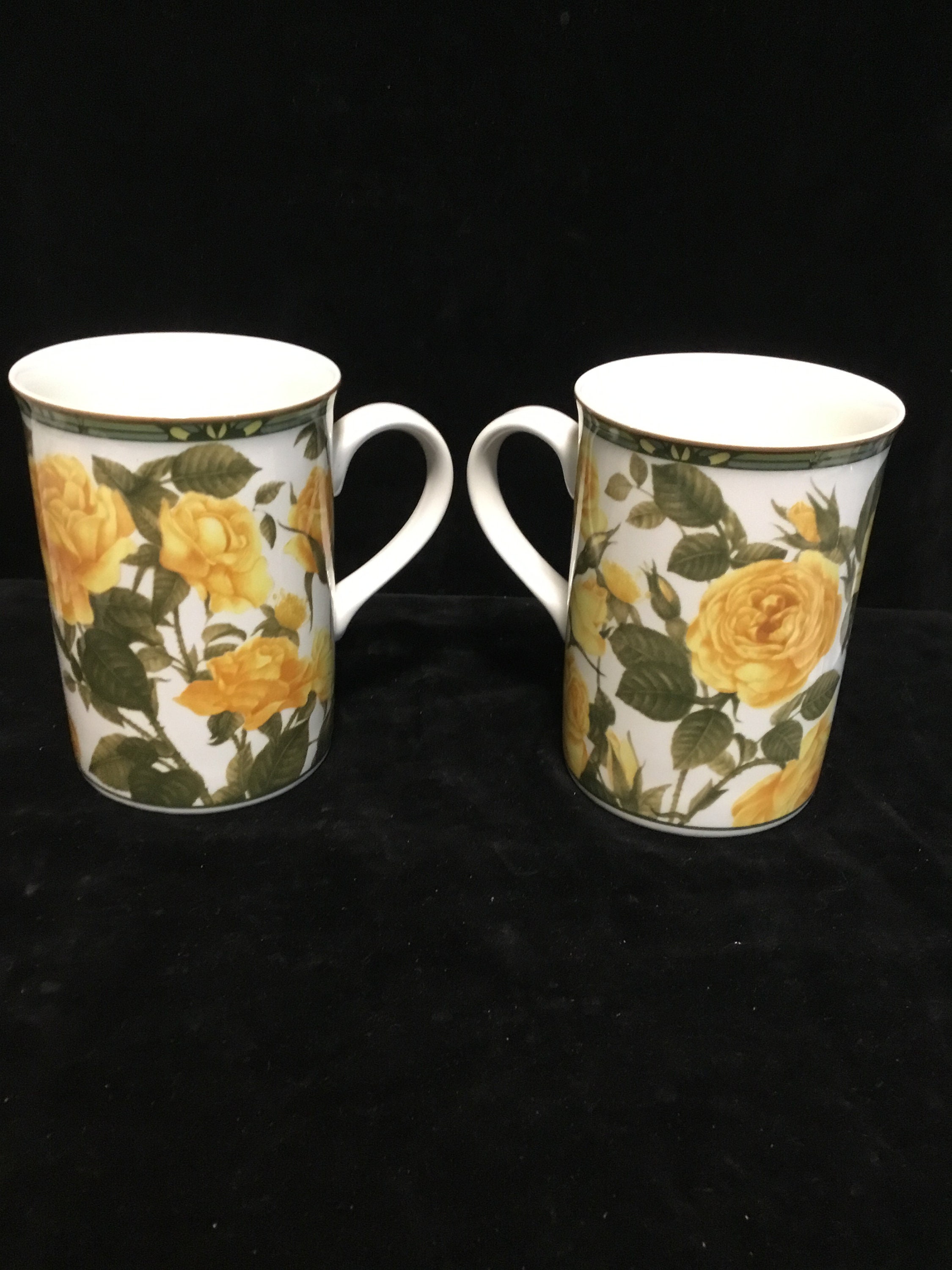 Set of 2 Vintage Royal Bone China Collector's Series 'roses' Mugs ...