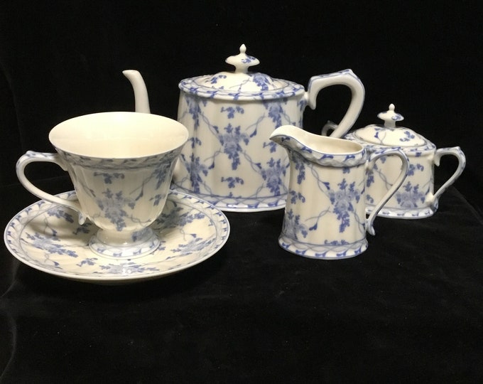 Vintage Avon Collectibles Tea Set With Skye Mcghie's Rose Brocade ...