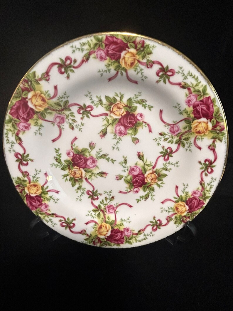 Set of 4 Royal Albert Old Country Roses "ruby Celebration" Luncheon ...