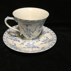 Vintage Avon Collectibles Tea Set With Skye Mcghie's Rose Brocade ...