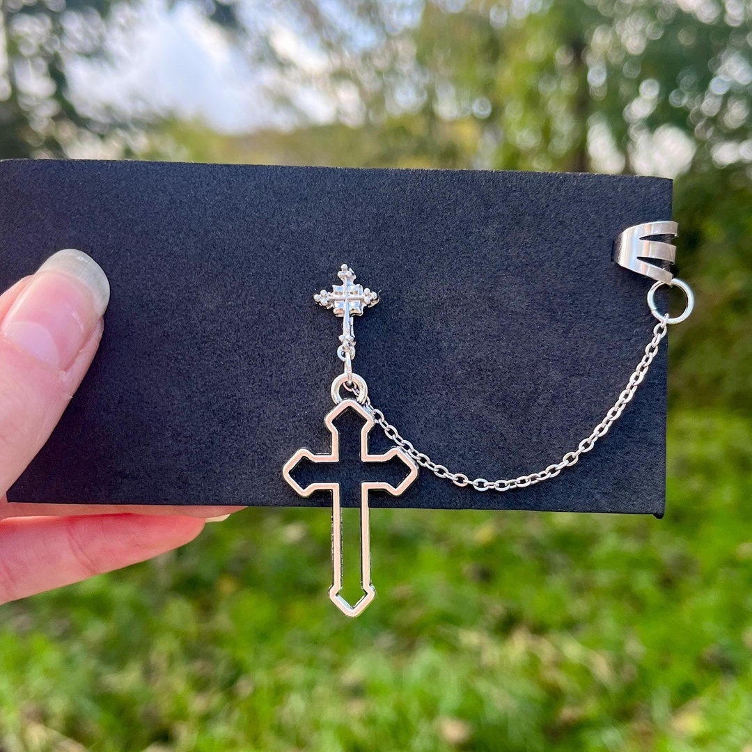 Goth Cross Ear Cuff, Gothic Jewelry, Ear Cuff Chain Earrings, Non ...