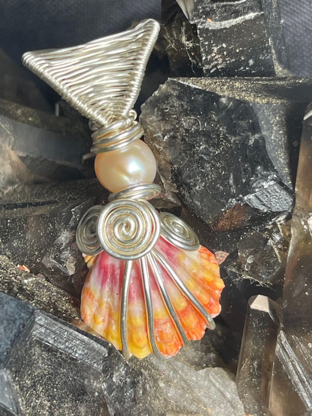 3/4 Sunrise Shell Pendant - Etsy