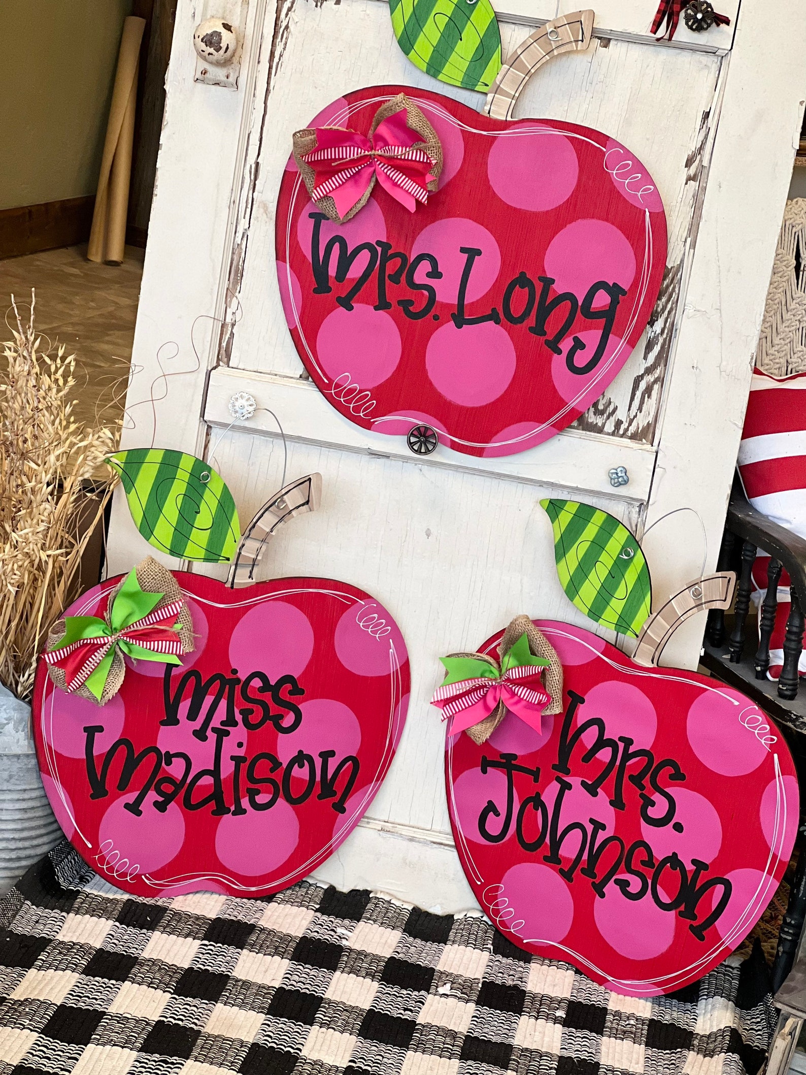 Classroom Apple Doorhanger - Etsy