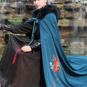 Traditional Chinese Embroidered Velvet Thickened Cloak With Large Fur ...