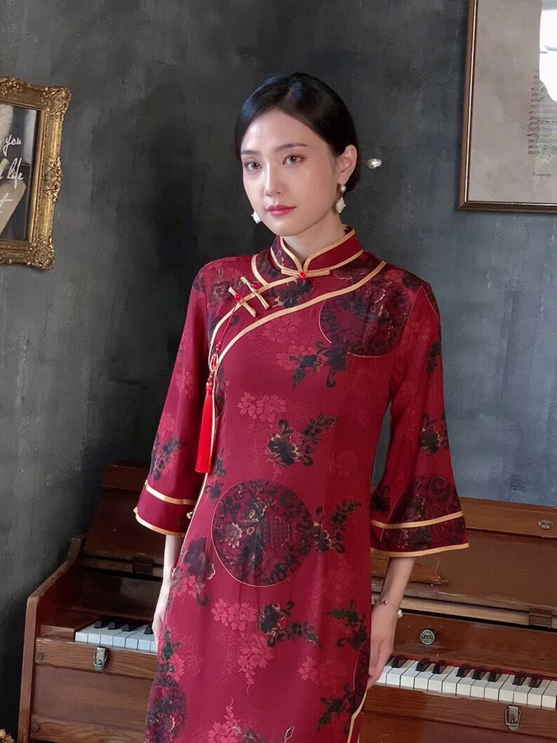 The Double Cheongsam With Big Sleeves is Carved and Printed - Etsy