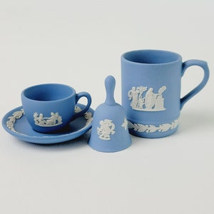 Vintage Wedgwood Blue Jasperware Miniature Tea Set With 12 Pieces: Tray ...