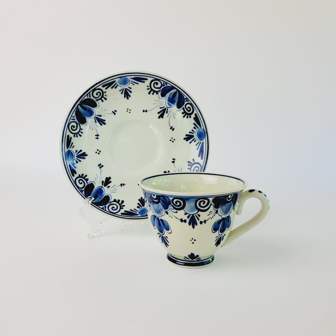 Regina Delft Blauw Handpainted Tea Cup & Saucer Made in Holland Vintage ...