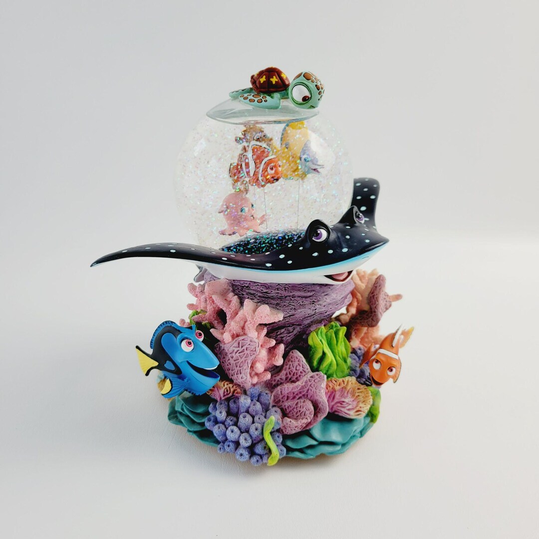 Disney Finding Nemo Musical Snow Globe, Mr. Ray Crush Nemo Dory Coral ...