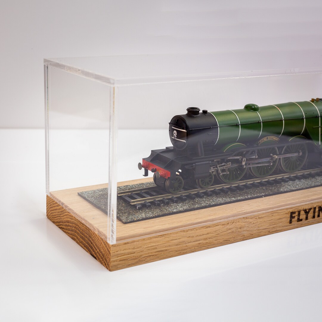 OO Gauge / HO Gauge Model Train Display Case With Solid Hardwood Base ...