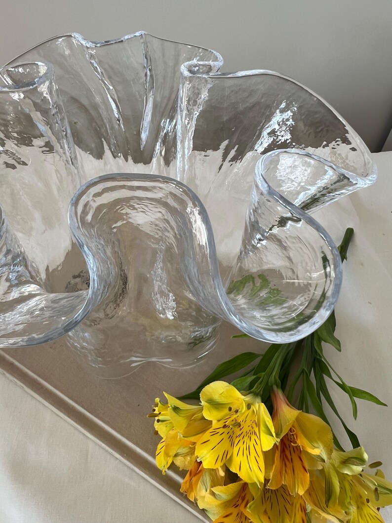 Vintage Muurla Ruffled Vase in Glass, Finnish Design From 1980s by ...