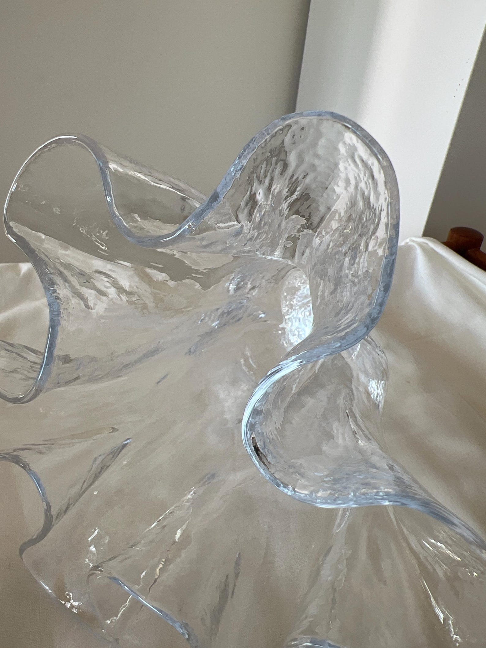 Vintage Muurla Ruffled Vase in Glass, Finnish Design From 1980s by ...