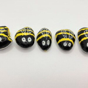 5 Bee Stones Rocks for the Garden - Garden Decor and Indoor Decor ...