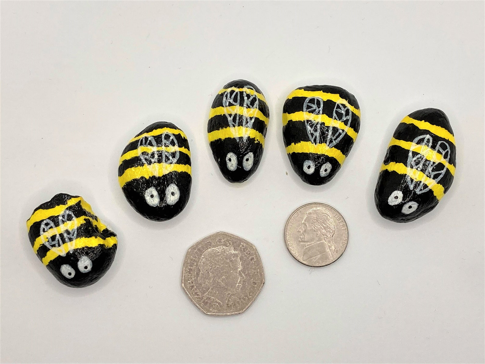 5 Bee Stones Rocks for the Garden Garden Decor and Indoor | Etsy