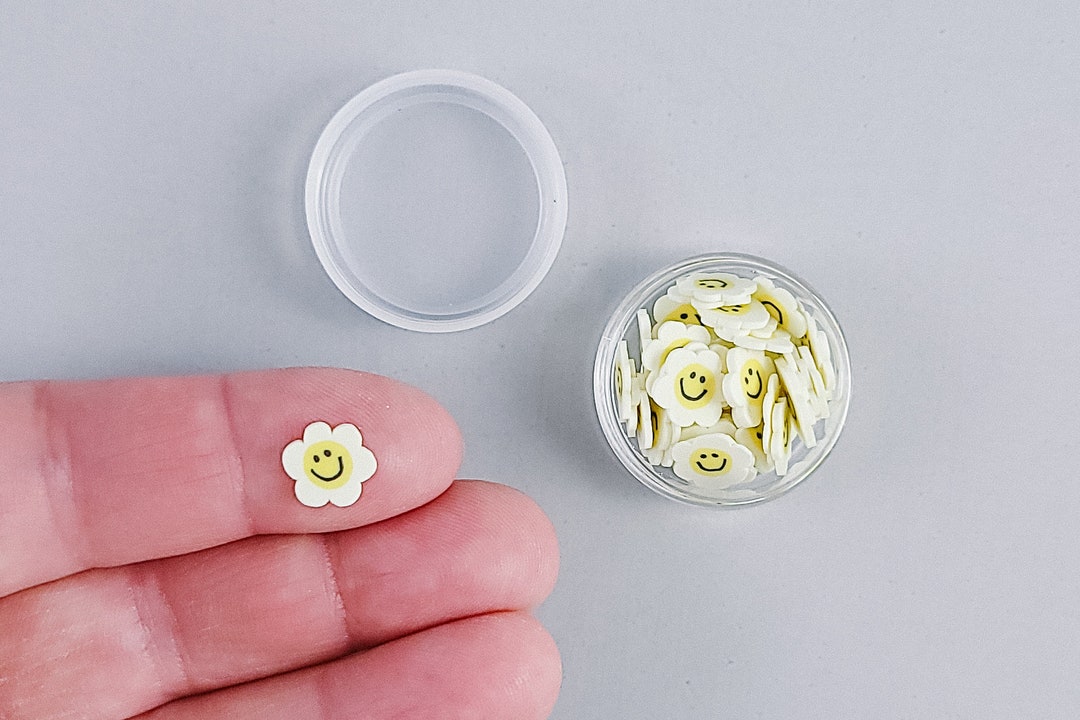 Clay Smiley Face Flowers | White - Etsy