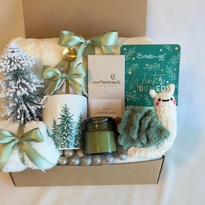Holiday Gift Box Cozy Winter Spa Gift Christmas Gift Set Luxury Holiday ...
