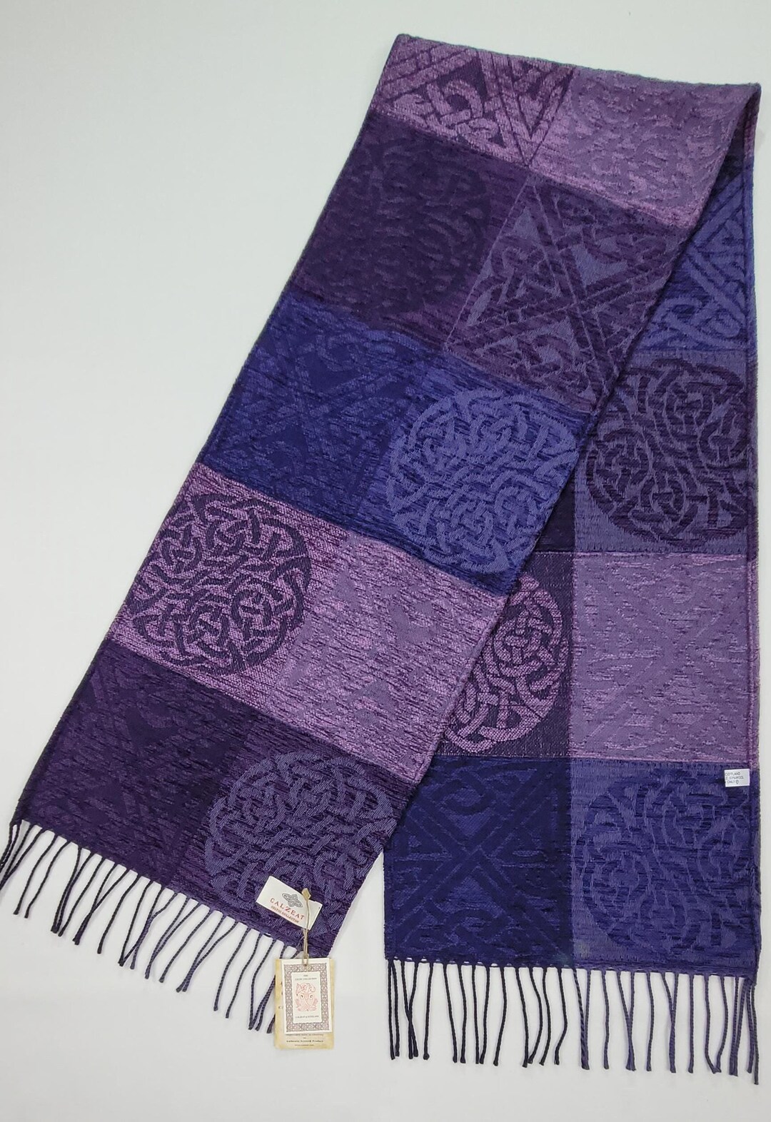 Calzeat Made in Scotland Jacquard Woven Celtic Knot Heather Scarf/table ...