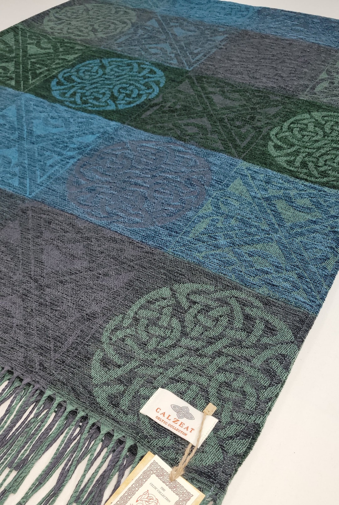 Calzeat Made in Scotland Jacquard Woven Celtic Knot Skye Throw - Etsy