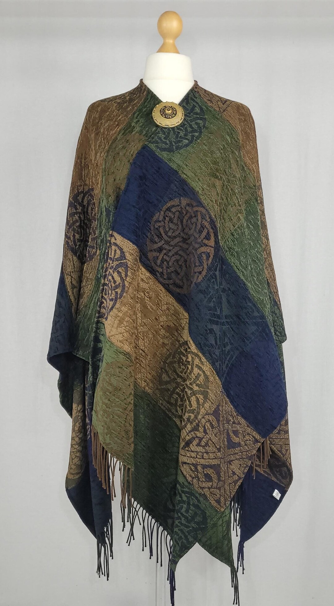 Calzeat Made in Scotland Jacquard Woven Celtic Knot Clansman Ruana - Etsy