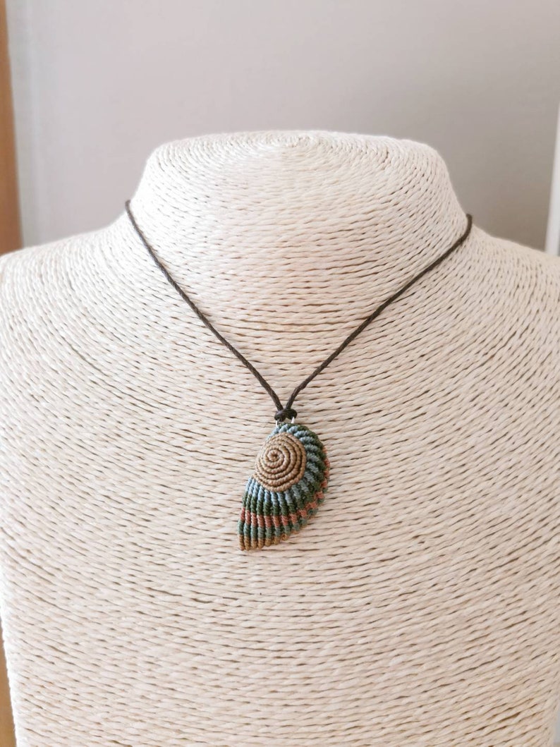 Macrame Shell Necklace, Nautilus Pendant, Snail Shell, Ammonite Fossil ...