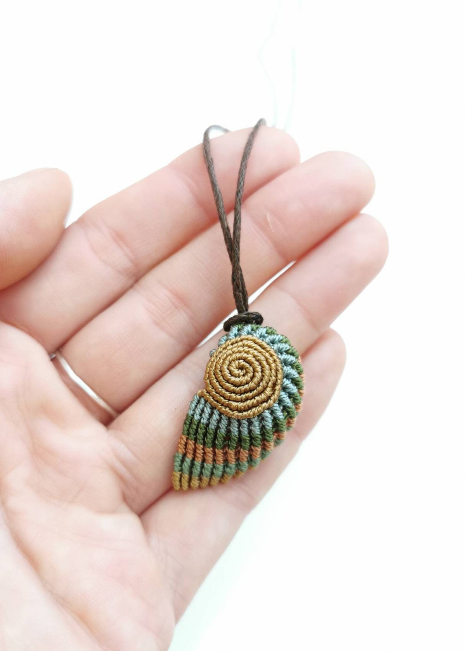Macrame Shell Necklace, Nautilus Pendant, Snail Shell, Ammonite Fossil ...